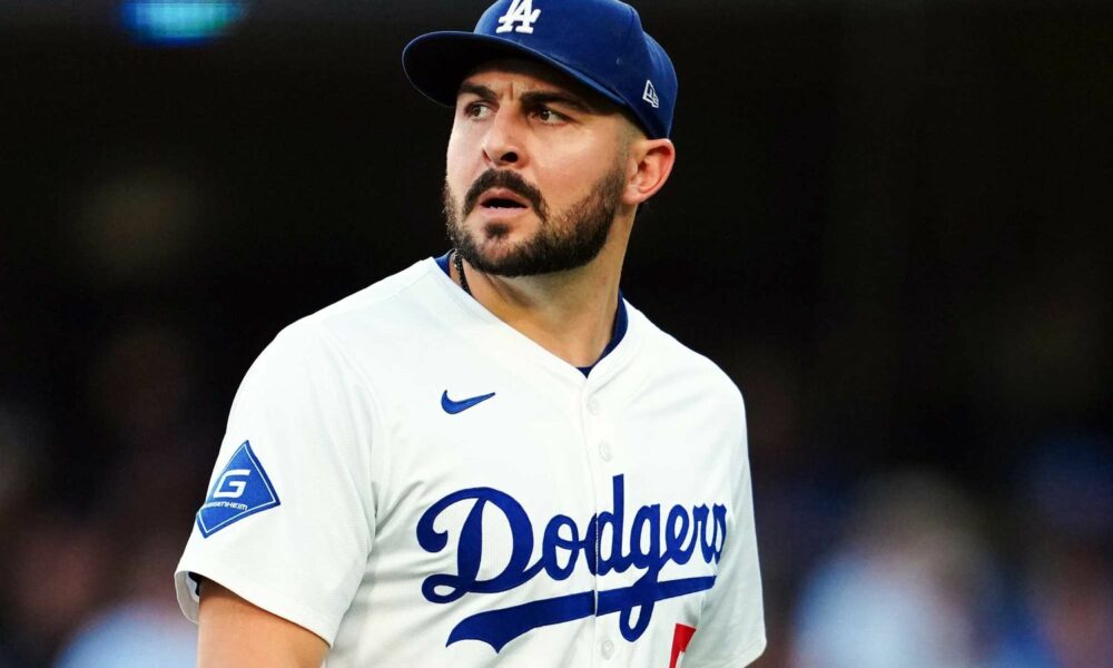 Alex Vesia ausente en Toronto por problemas personales - Adictos al Béisbol